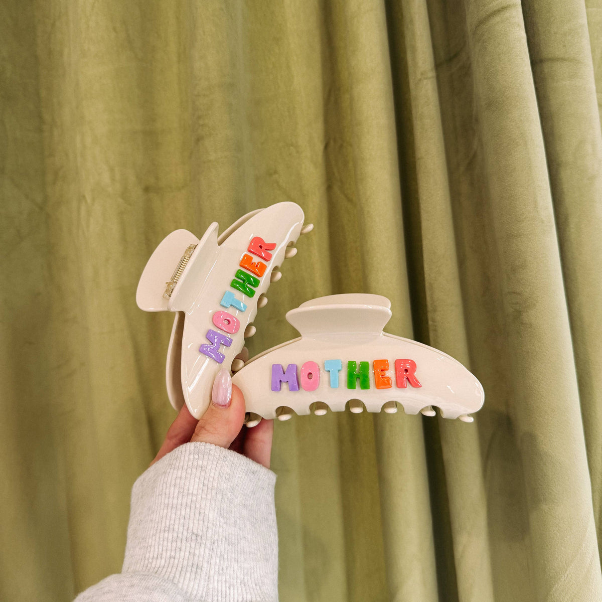 Multicolor Mother Hair Clip – USHER & CO